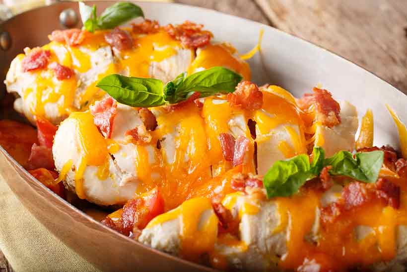 Queso cheddar 101: información nutricional y beneficios para la salud