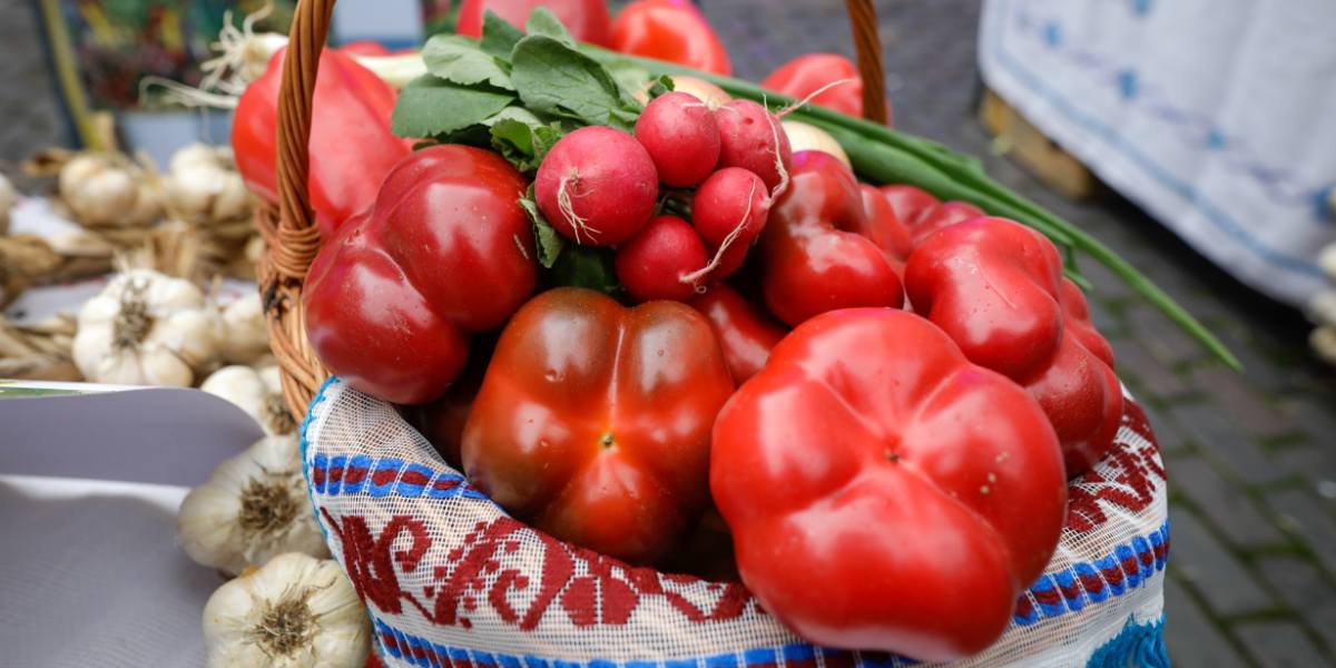 A List of 14 Red Vegetables and Their Nutritional Benefits - Nutrition ...